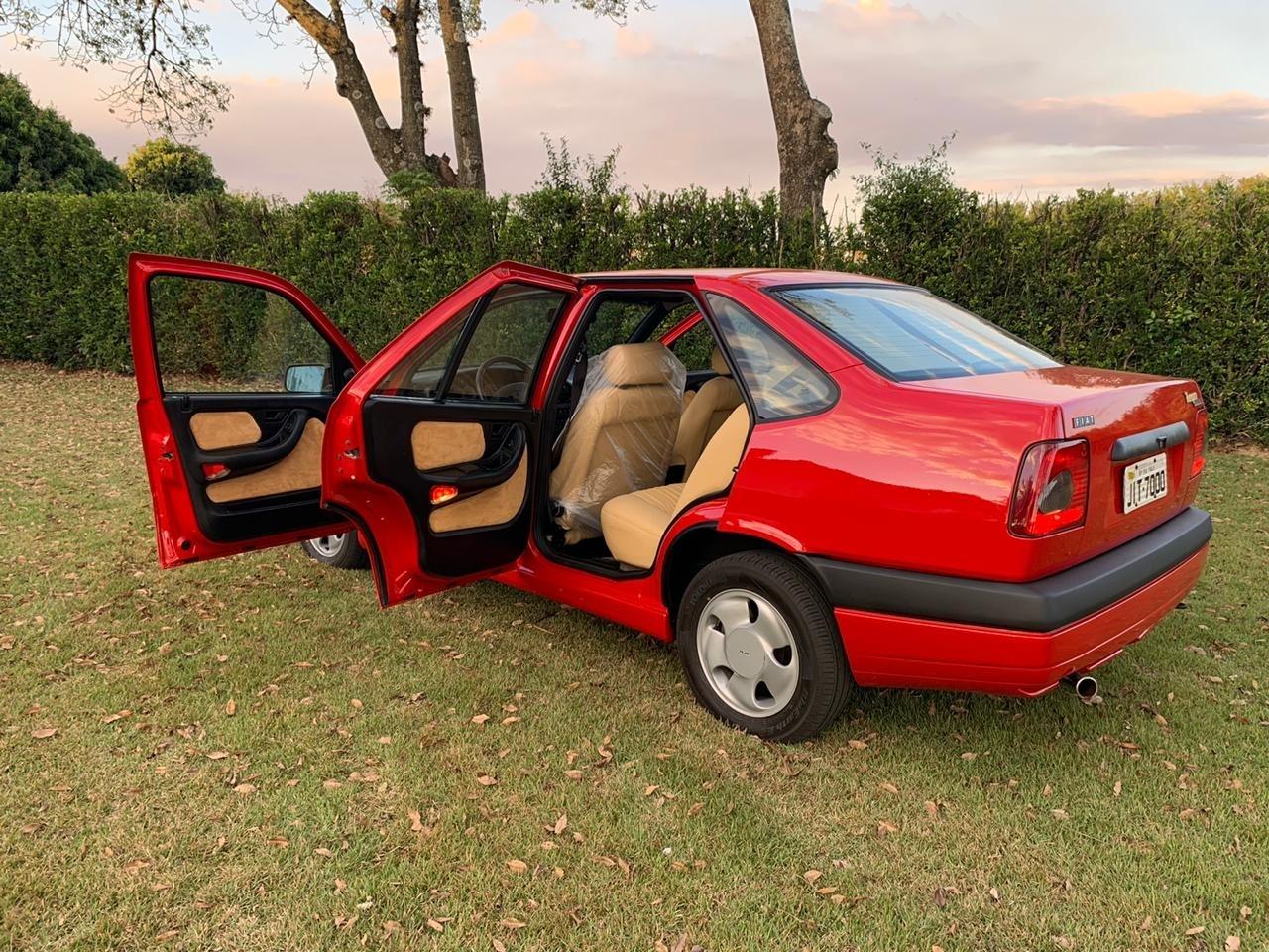Fiat Tempra Stile 1996 é restaurado e recupera raro interior bege