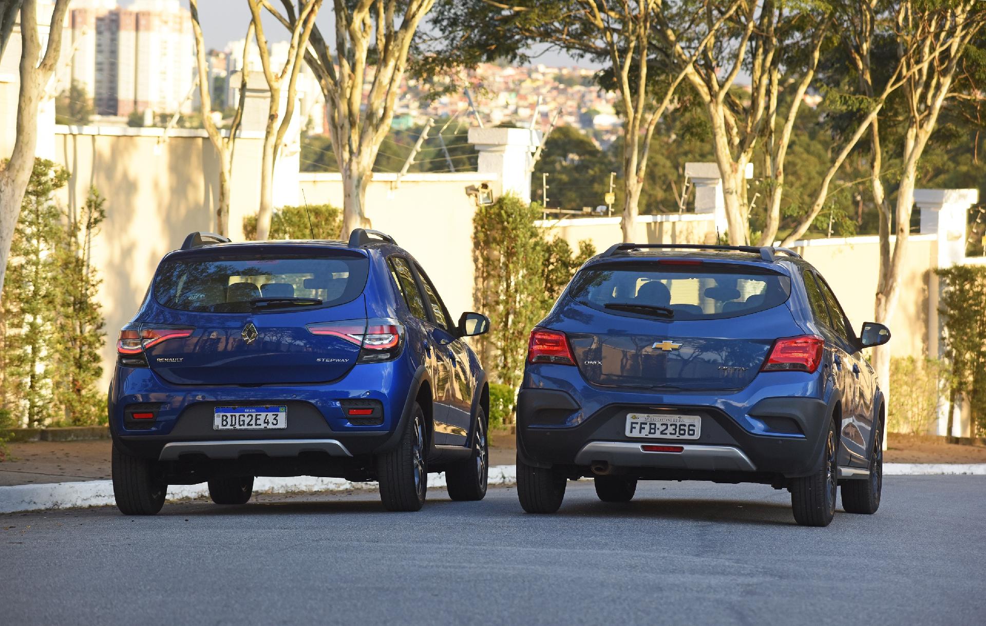 Duelo Chevrolet Onix x Renault Stepway