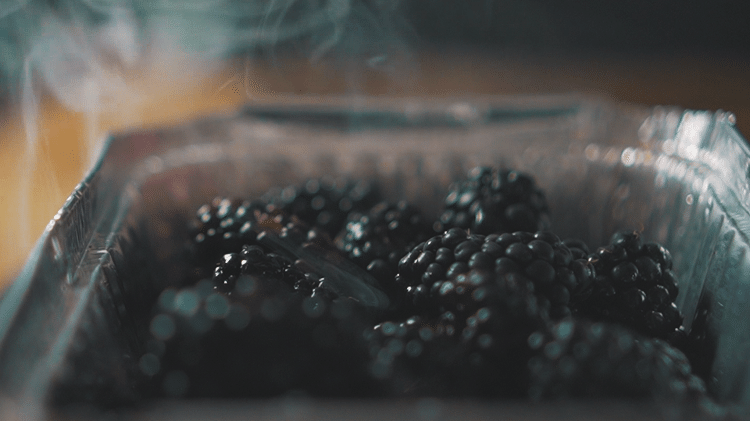 Como fazer um defumador em casa: drinque defumado