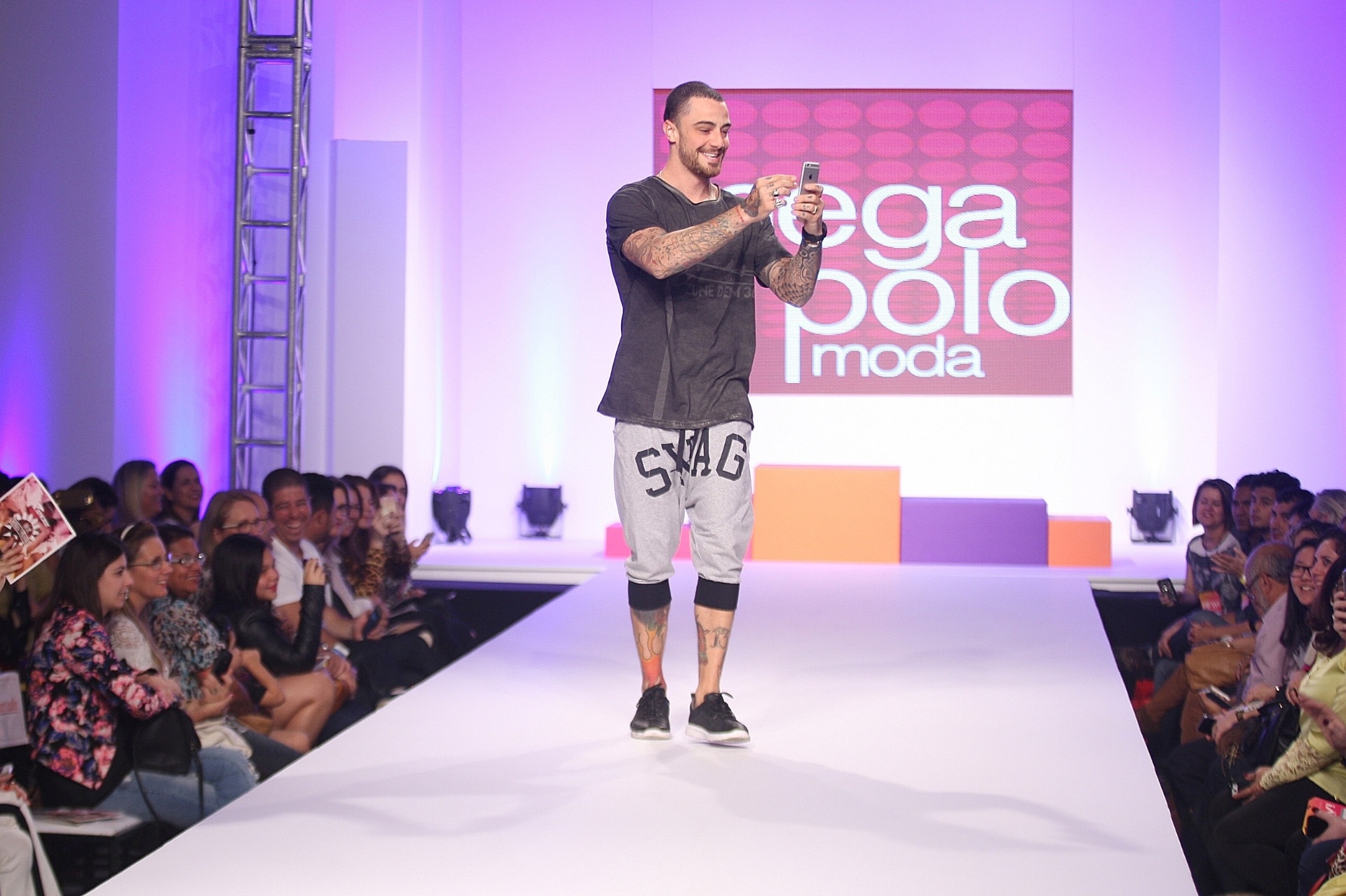 Fotos: Mega Polo Moda: marcas populares desfilam as tendências para o ...