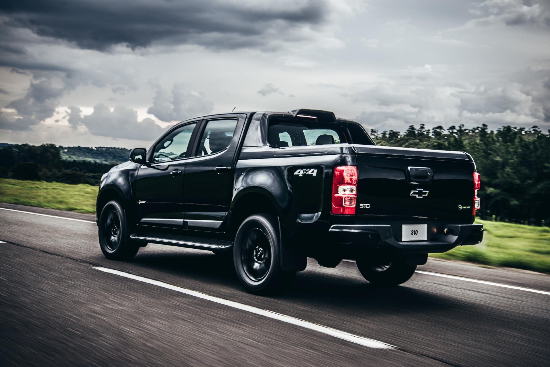Veja como é a Chevrolet S10 Midnight
