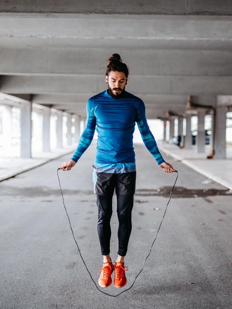 Como aquecer o corpo corretamente antes do treino