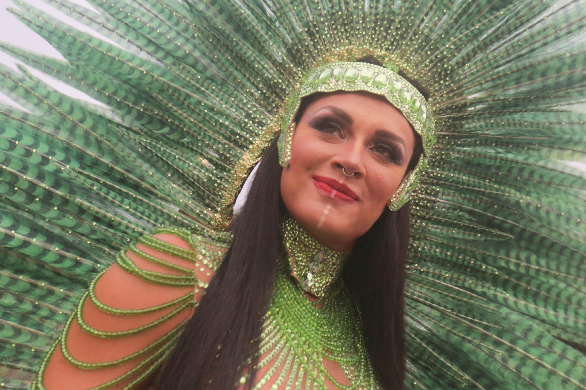 Juju Salimeni fica sem água e à base de frango e ovo para desfile - 22 ...