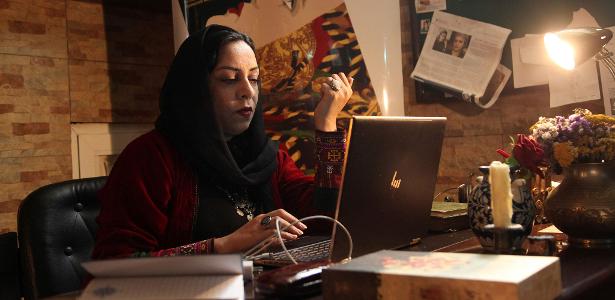 Diretora de cinema Roya Sadat dá voz às mulheres no Afeganistão - 05/03 ...