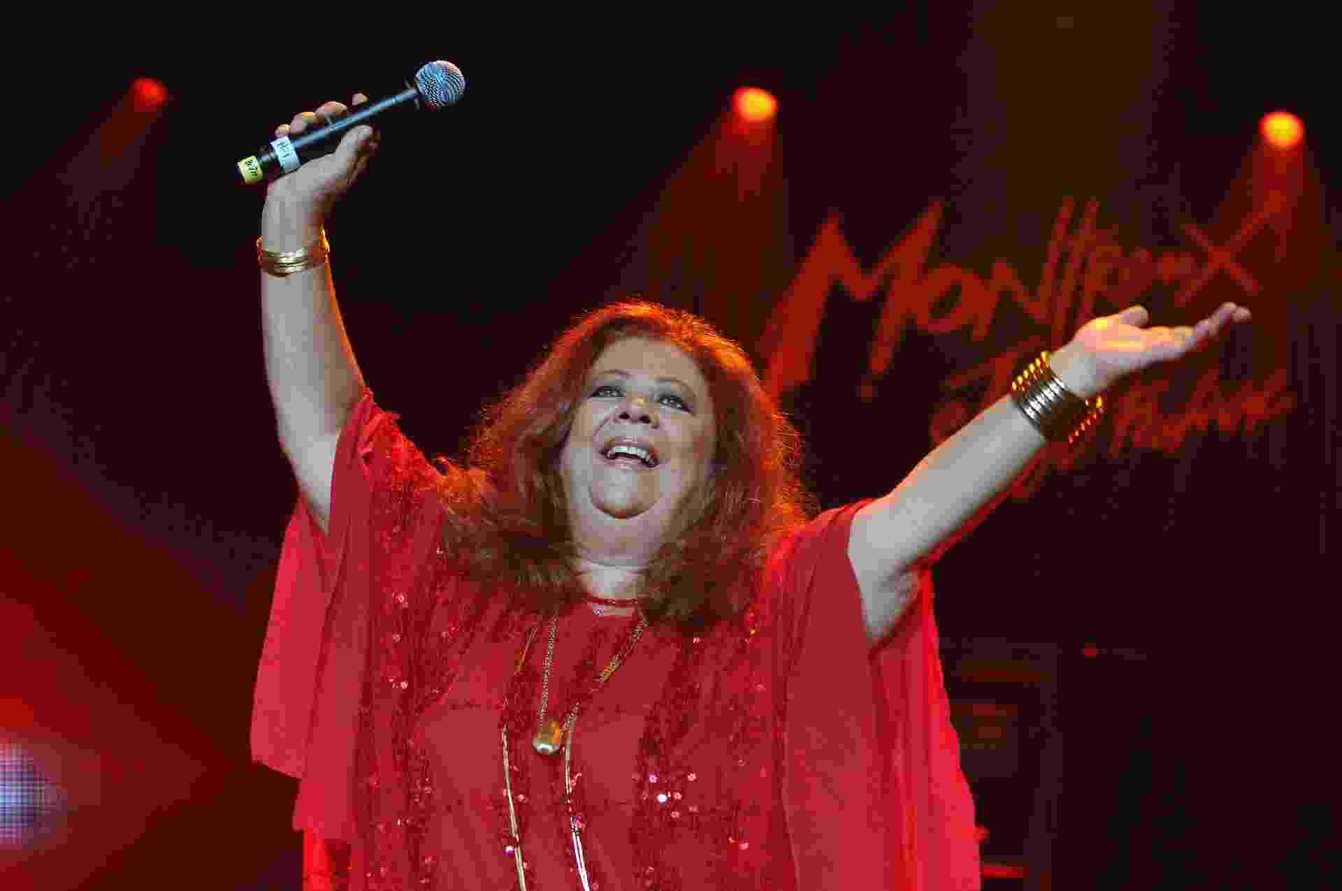 Filha homenageia Beth Carvalho com foto da cantora com a neta - 01/05 ...