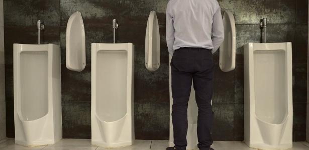 É mais saudável para os homens fazer xixi em pé ou sentados? - 04/02 ...