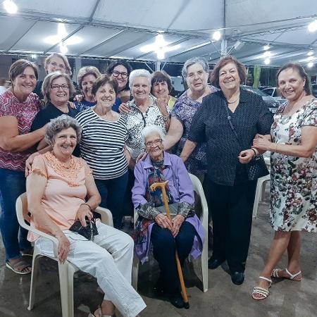 Ter amigos e não guardar rancor: os segredos de Leah para viver 106 ...