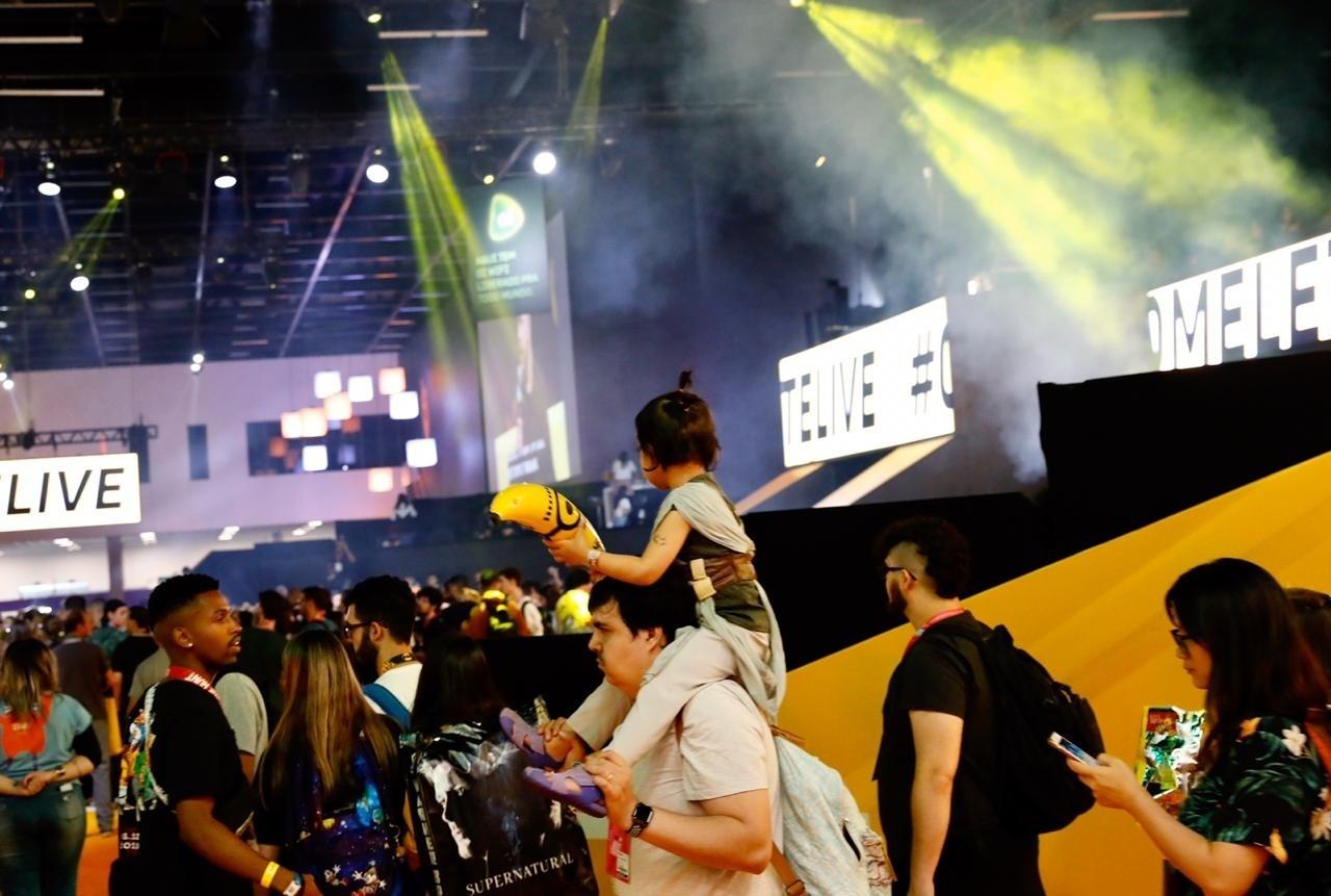 CCXP 2019: Cosplayers promovem 'Monicaço' com a presença da Mônica ...