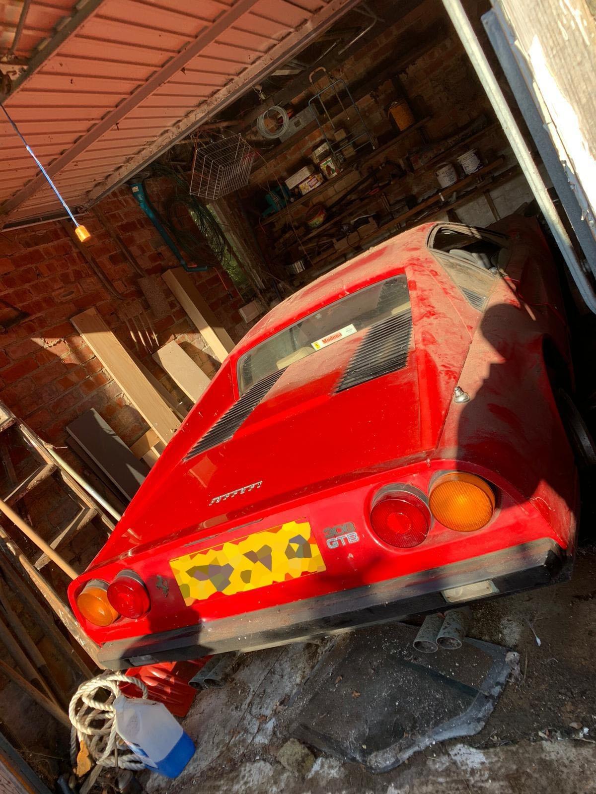 Fotos: Após 34 anos parada, Ferrari 308 GTB de fibra é resgatada na ...