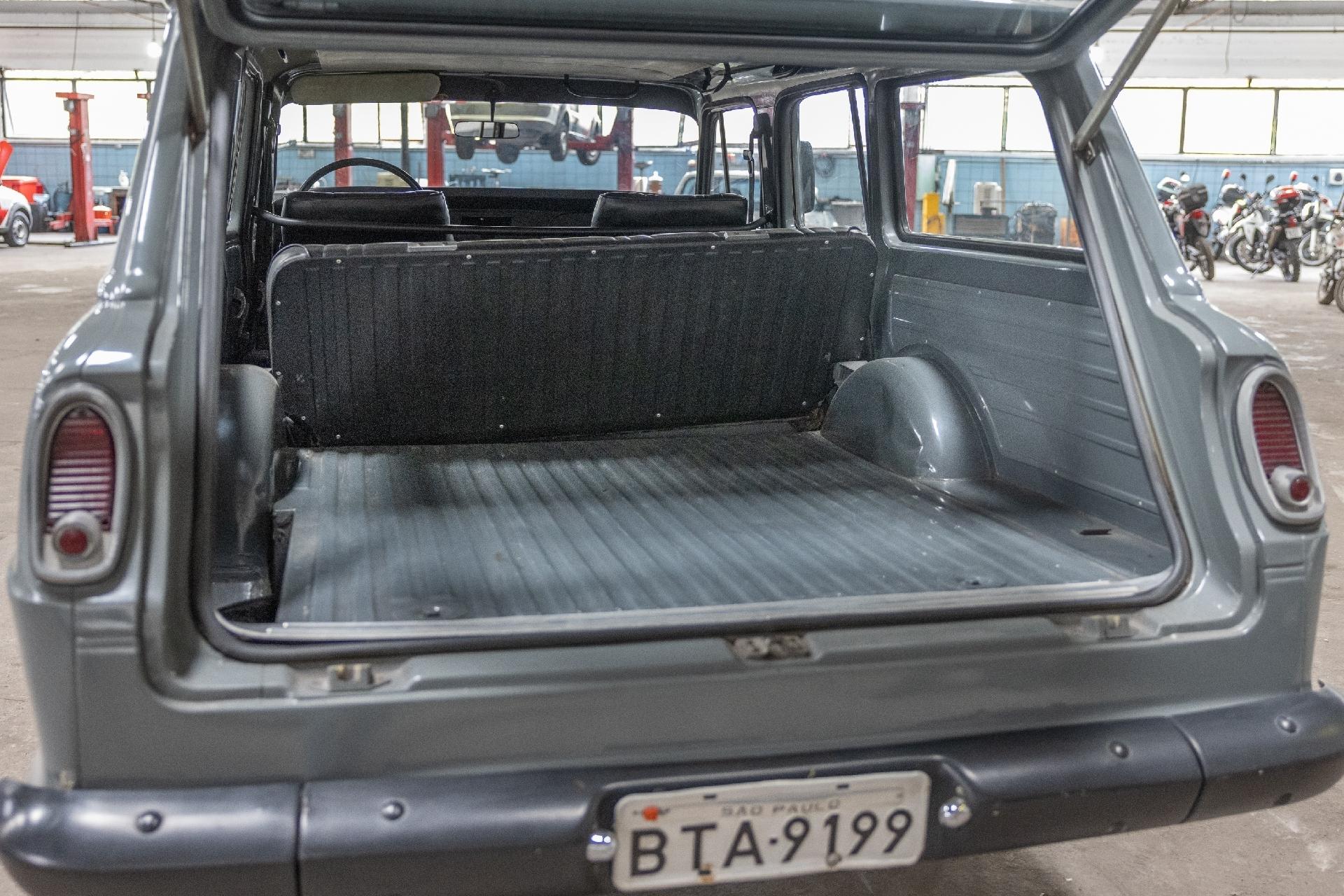 Veraneio da Rota e Fusca 'Baratinha': PM-SP guarda viaturas clássicas