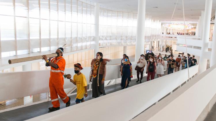 Jaider Esbell exigiu presença de mais artistas indígenas na Bienal - 27 ...