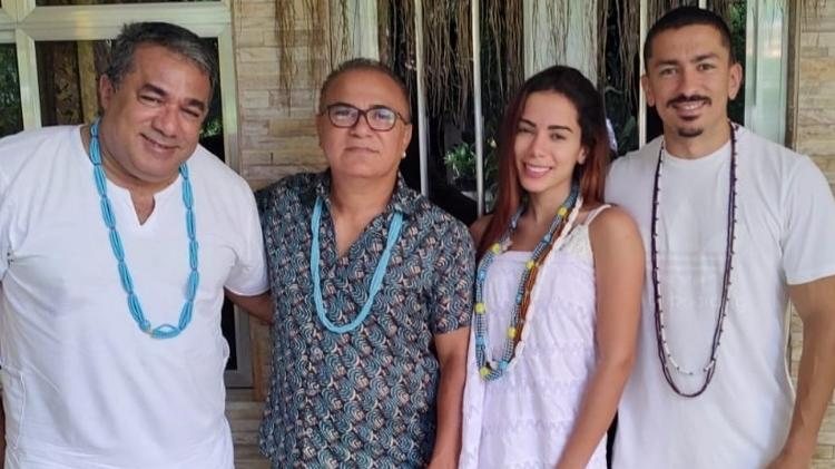 Anitta é do candomblé e tem "coragem" para se posicionar: opinião