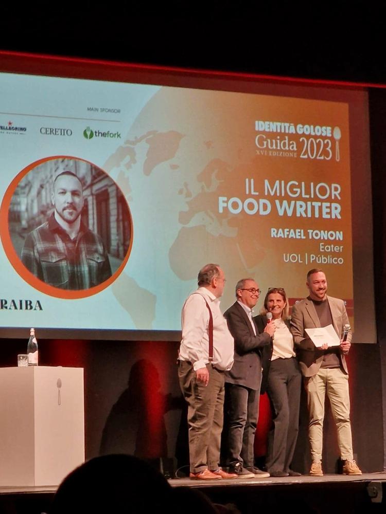Rafael Tonon vence prêmio de melhor jornalista gastronômico na Itália