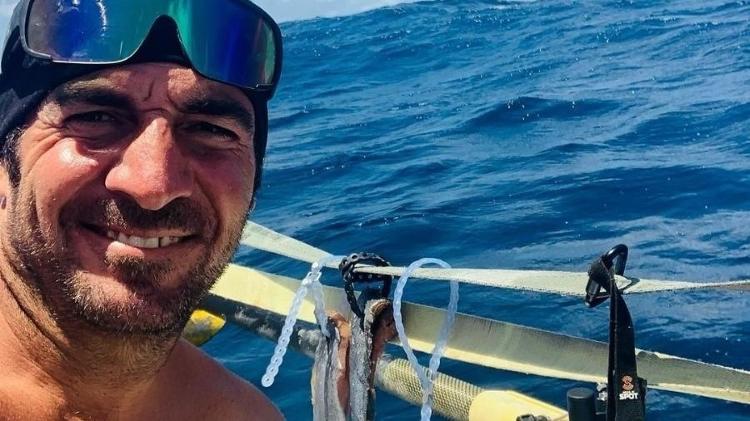 Perdido no mar e sem esperanças, remador é resgatado por acaso ...