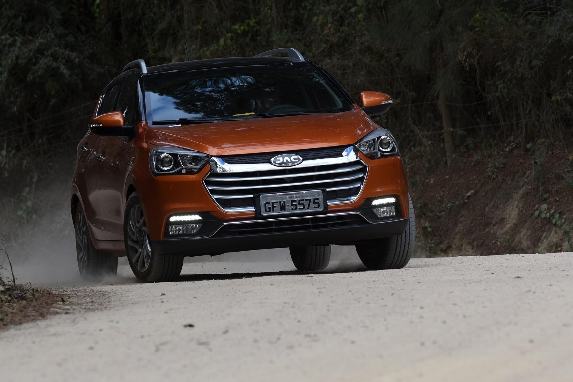 Fotos: Conheça em detalhes o JAC T40 - 05/08/2017 - UOL Carros