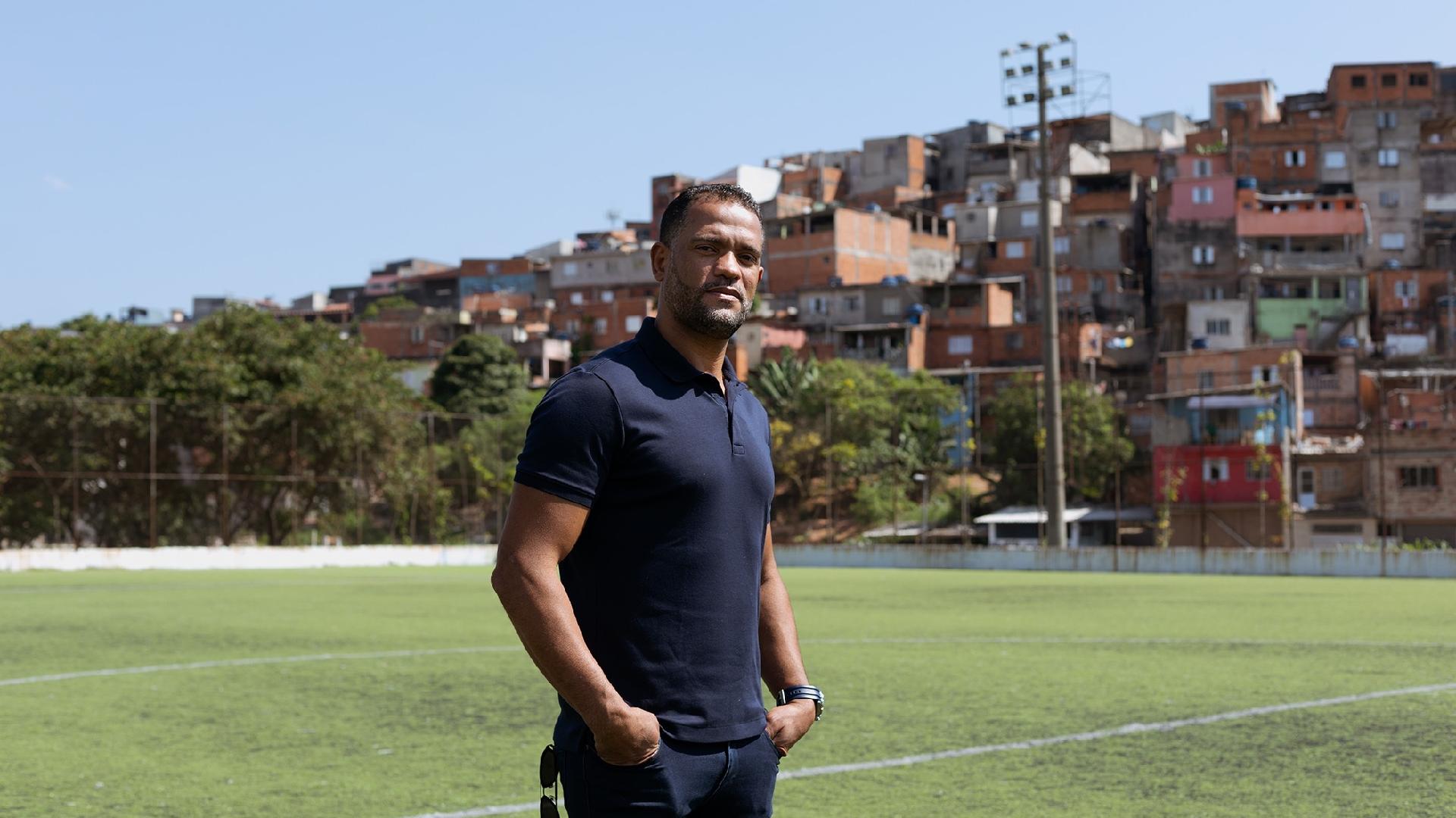 Como o futebol e a música transformaram a vida de Angelo Canuto