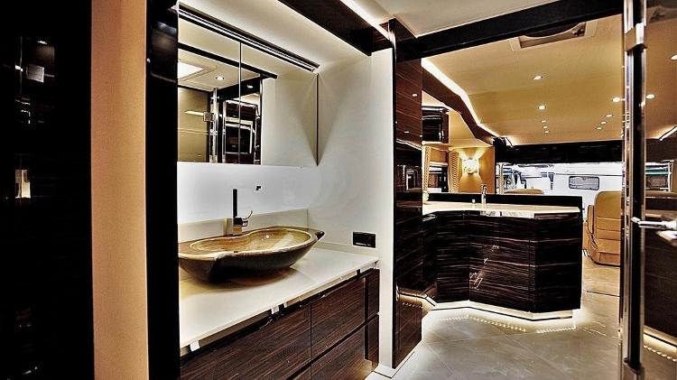 Empresa vende motorhome com Bugatti Chiron por R$ 39,6 mi