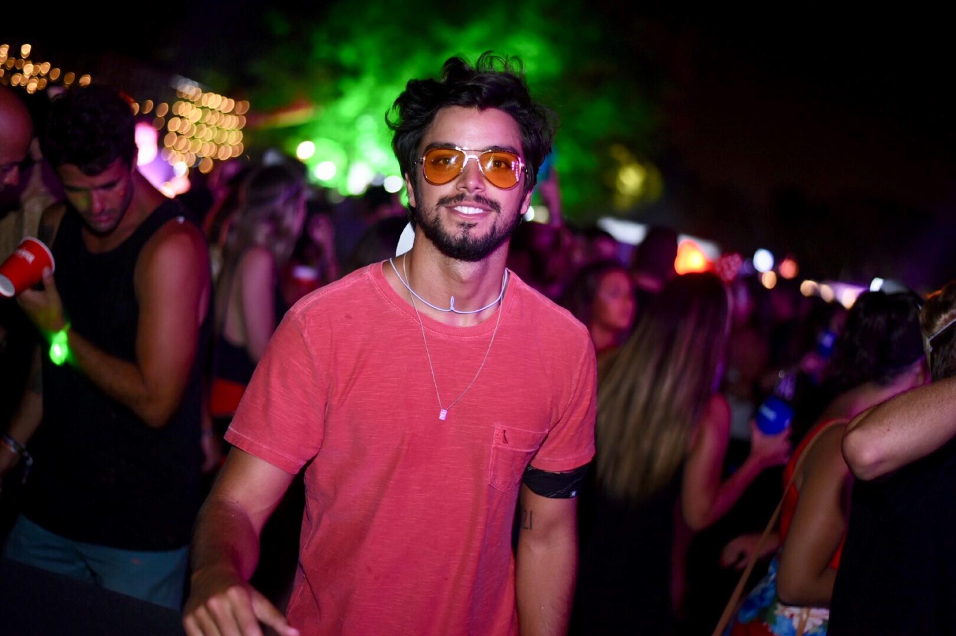 Vai, malandra! Anitta faz show surpresa e rebola muito em festa no Rio ...