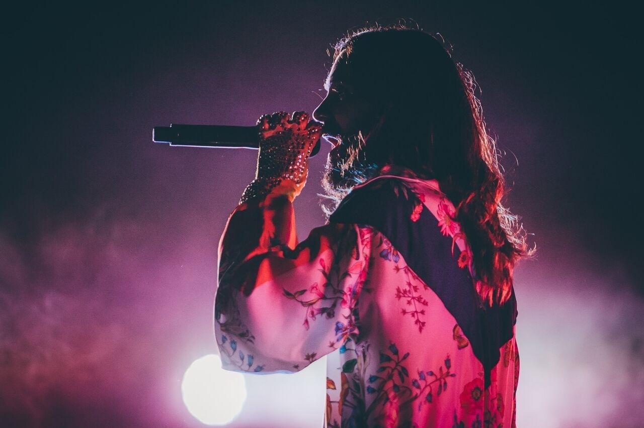 Jared Leto impressiona, e show do Thirty Seconds To Mars só peca pela ...