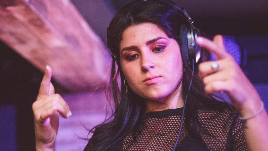 DJ de festa com aglomeração em Angra é youtuber e fez set para quarentena