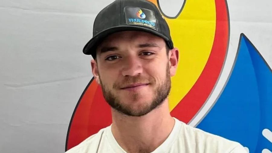 Ator de filmes adultos, Scott Finn, morre aos 27 anos