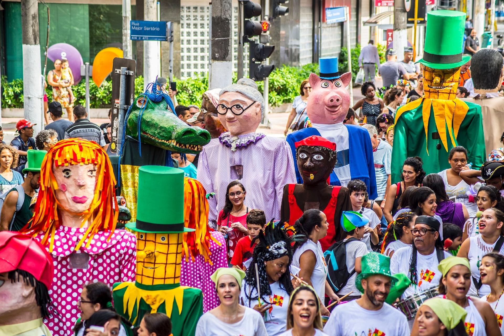 Fotos Carnaval 2017: Nas ruas do Brasil foliões seguem os blocos de ...