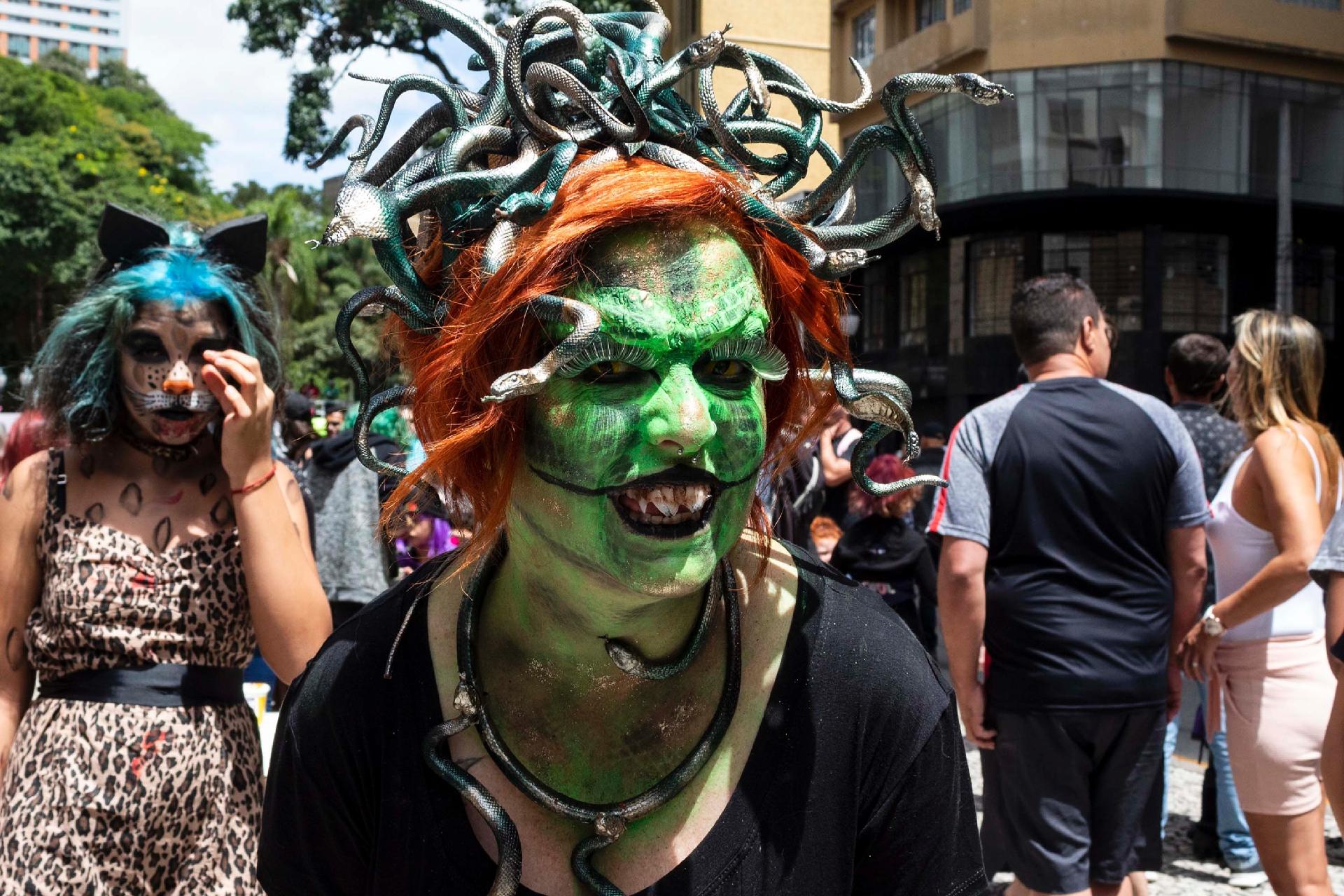 Carnaval 2020 em Curitiba: Zombie Walk invade ruas com fantasias ...