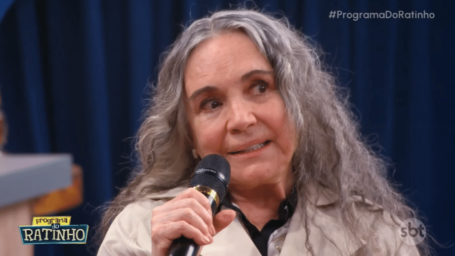 Regina Duarte se emociona em homenagem no SBT