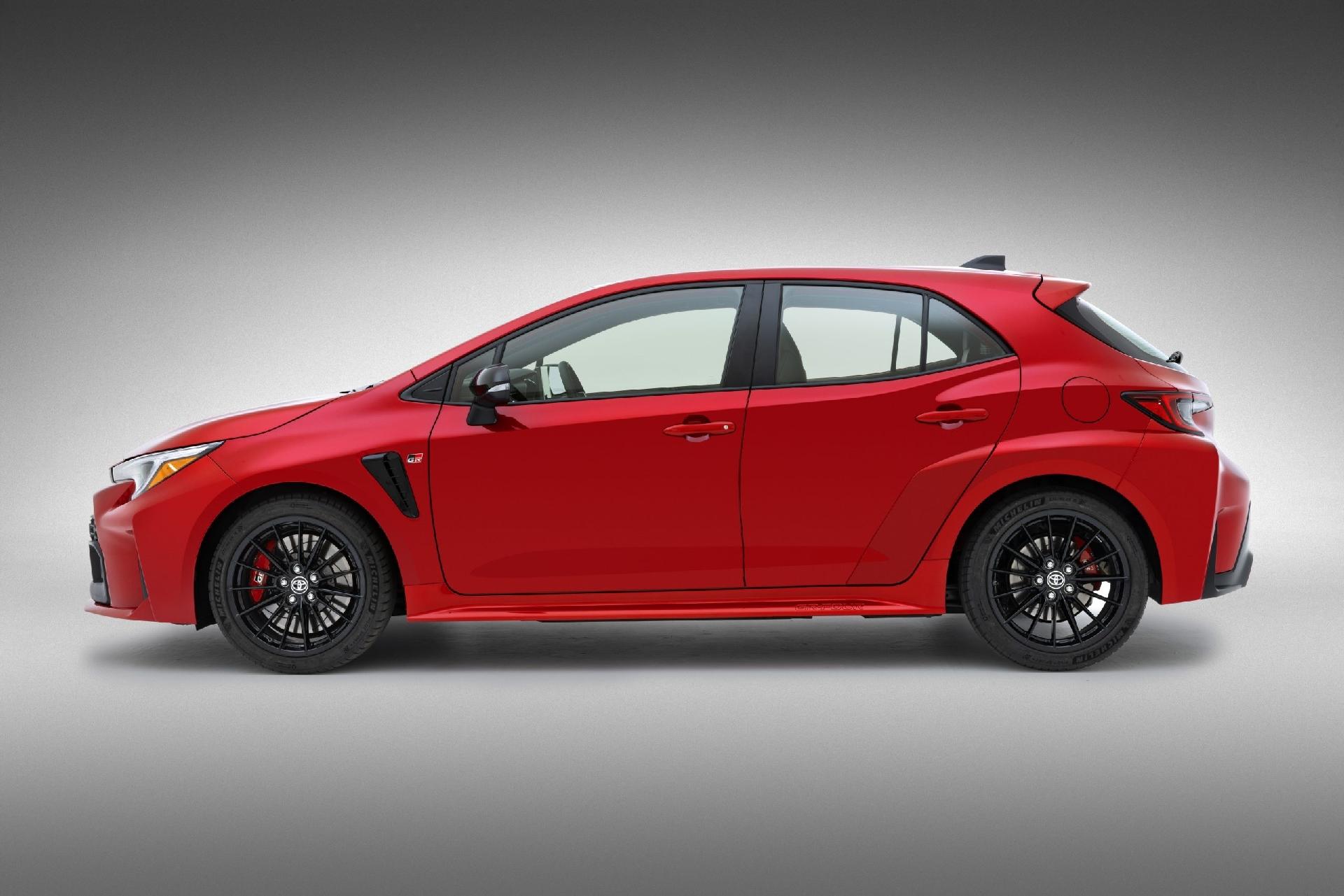 Fotos: Corolla GR: hatch de 300 cv não tem nada de tiozão - 06/04/2022 ...