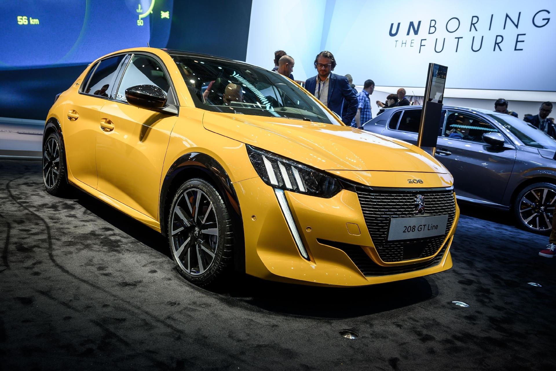 Nova geração do Peugeot 208 fica mais esportiva e ganha versão elétrica