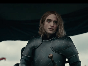 O Rei: Timothée Chalamet e Robert Pattinson se enfrentam no trailer ...