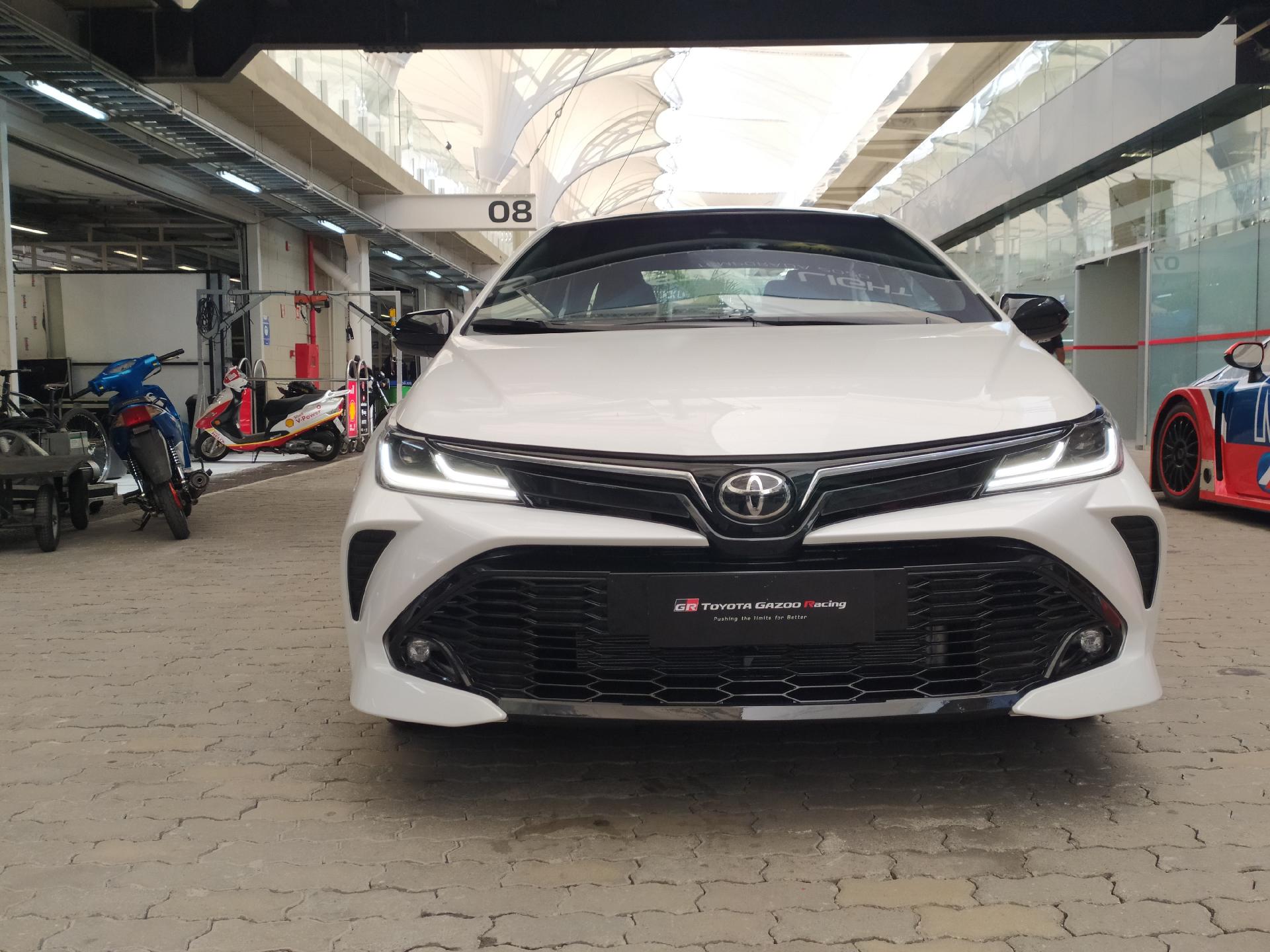 Corolla GR-S: versão 'esportiva' chega às concessionárias; veja preço