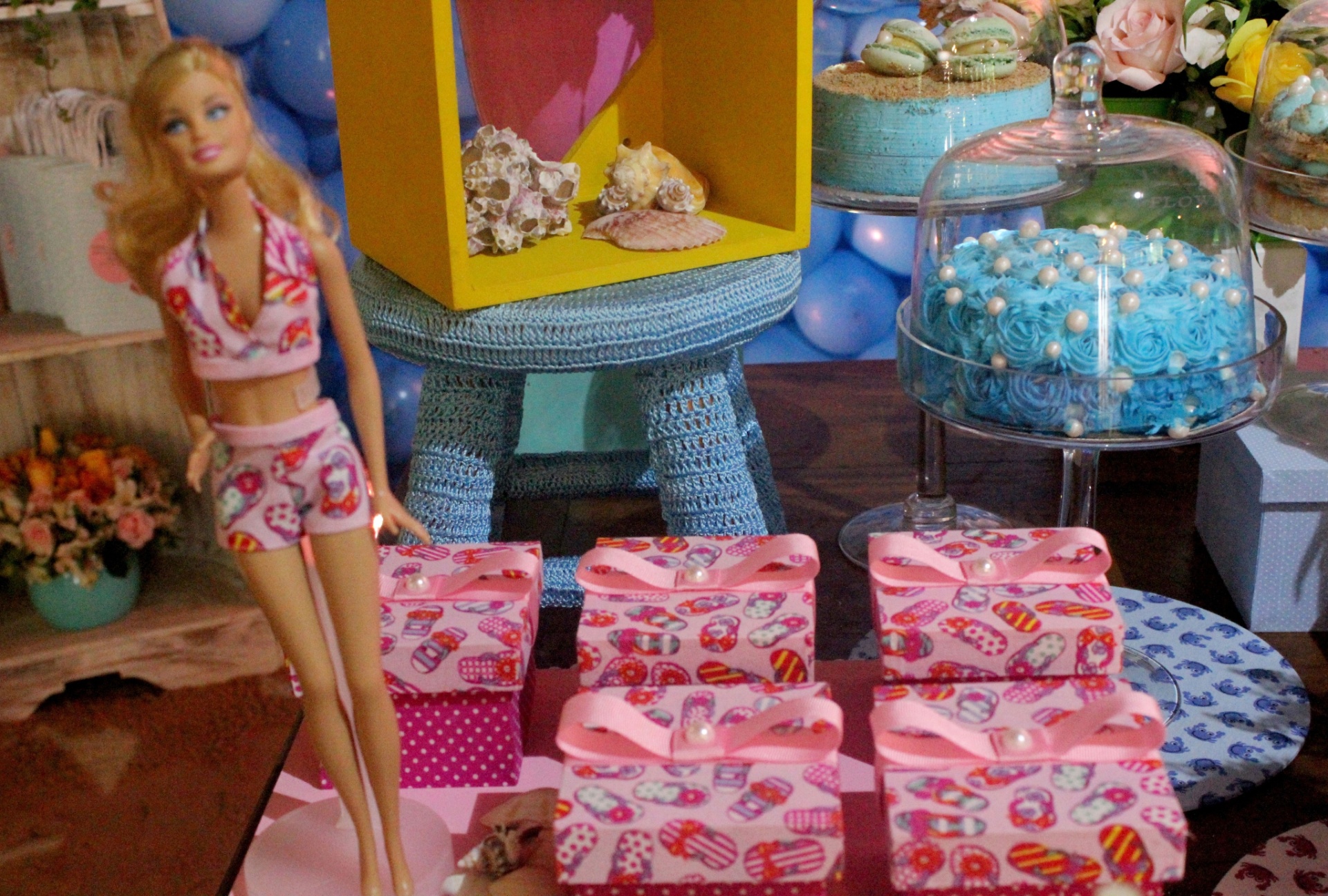 Fotos: Com areia e prancha, aniversariante celebra festa com tema ...