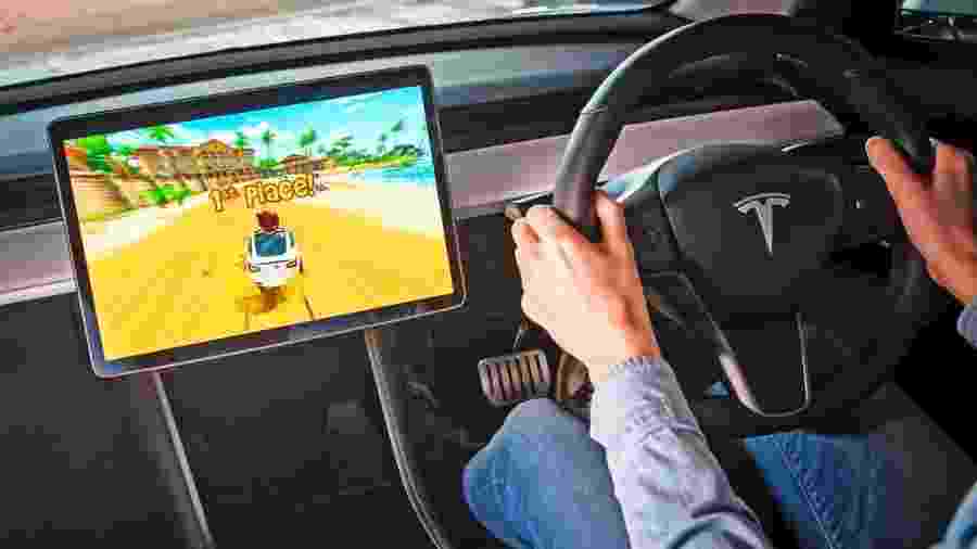 Tesla Arcade: como funciona recurso para jogar videogame com o carro ...
