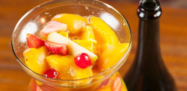 Ponche de frutas: Receita, Como Fazer e Ingredientes