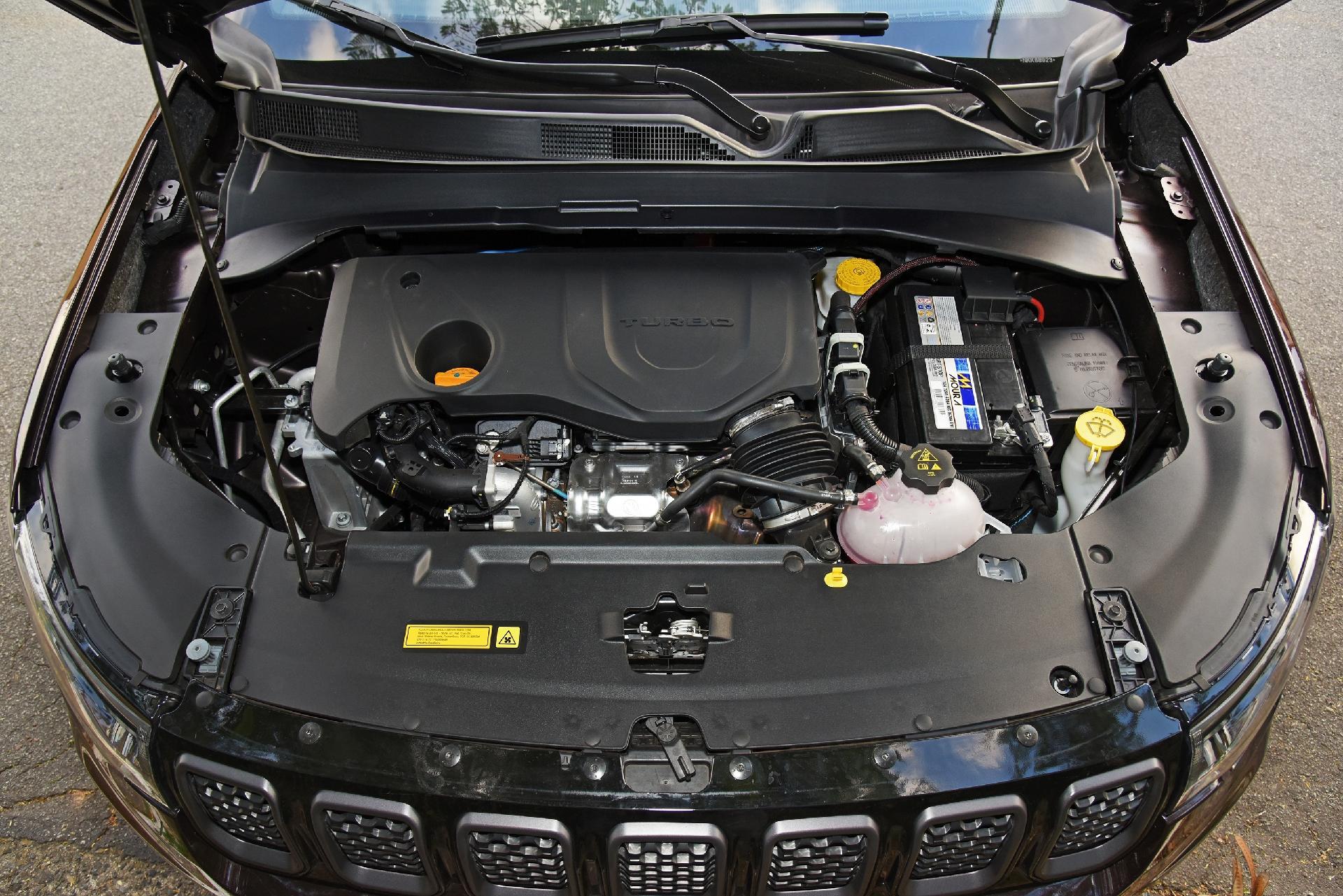 Jeep Compass x Toyota Corolla Cross: qual o melhor SUV médio?