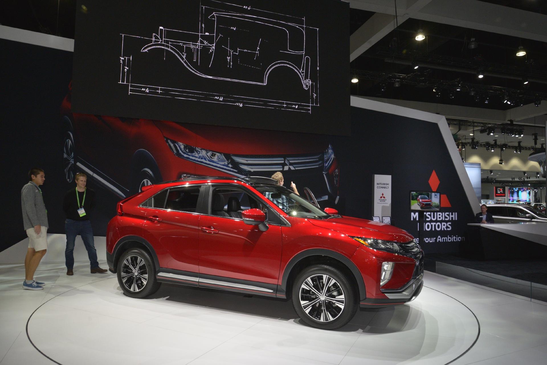 Mitsubishi Lancer agora briga com Virtus e Cronos; sedã parte de R$ 75 mil