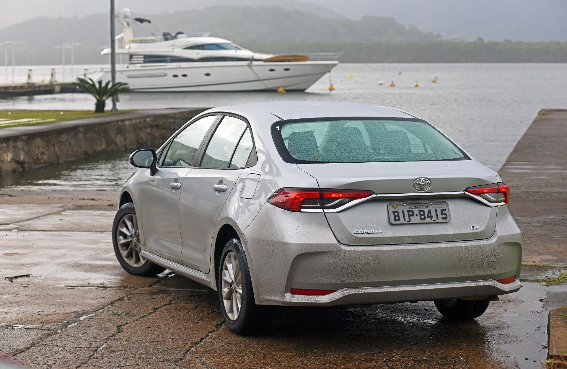 Testamos: novo Toyota Corolla GLi não é barato, mas vai além do básico