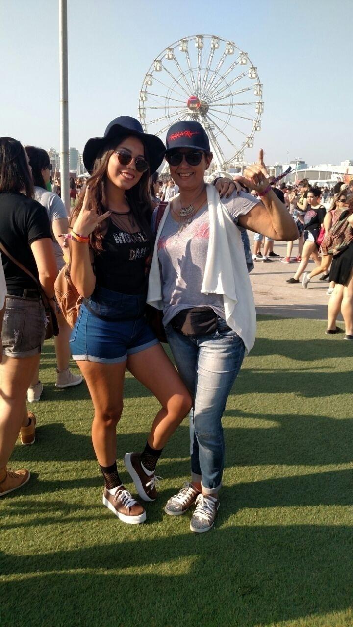 Fotos: Pais arrastam filhos (e vice-versa) pela primeira vez no Rock in ...