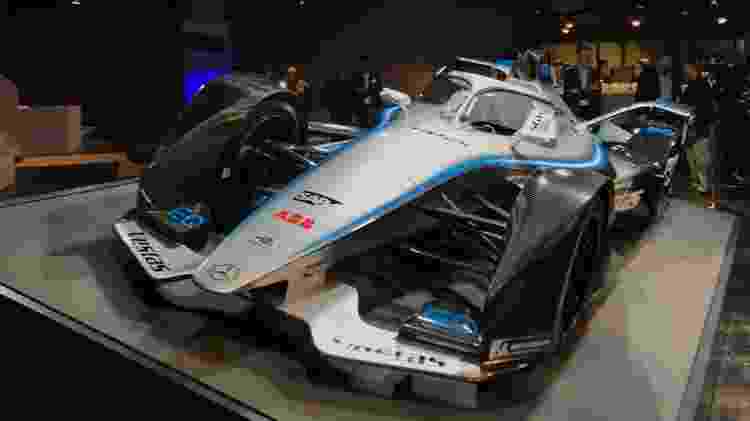 Fórmula E: Mercedes-Benz revela carro para próxima temporada, com 340 cv