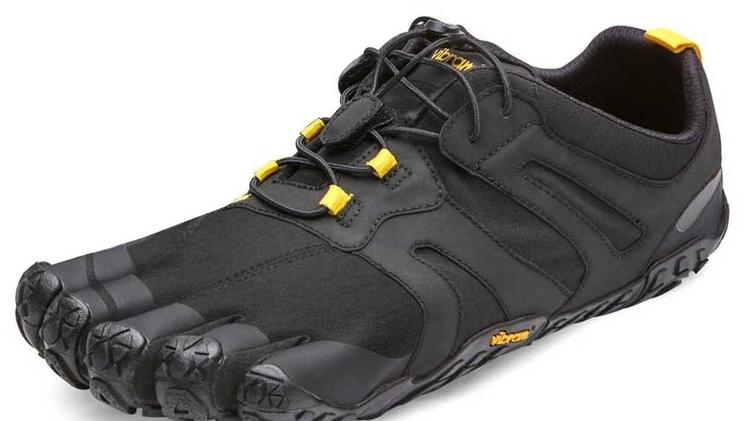 Tênis com "dedinhos" traz sensação de andar descalço sem medo de ser ...