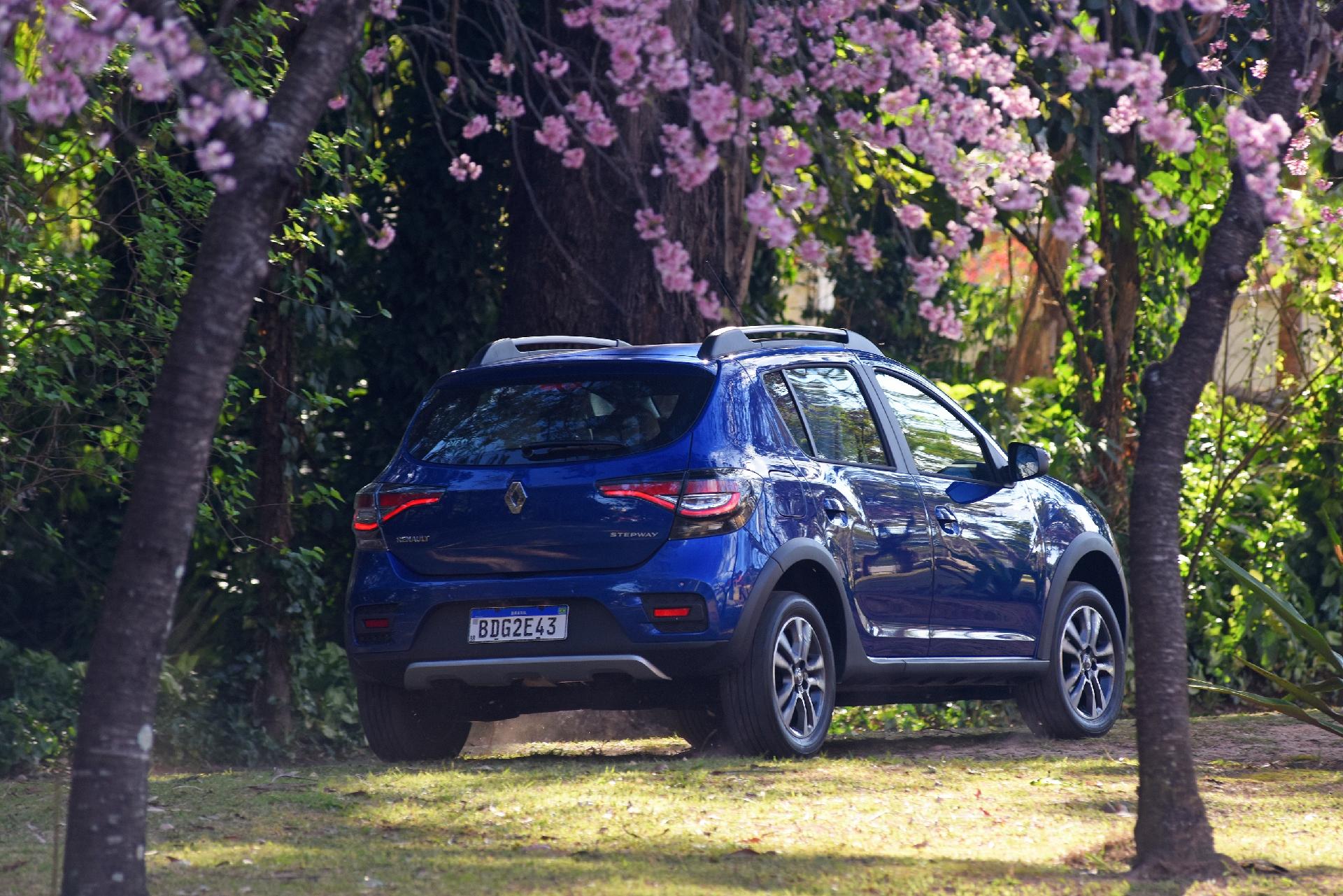 Duelo Chevrolet Onix x Renault Stepway