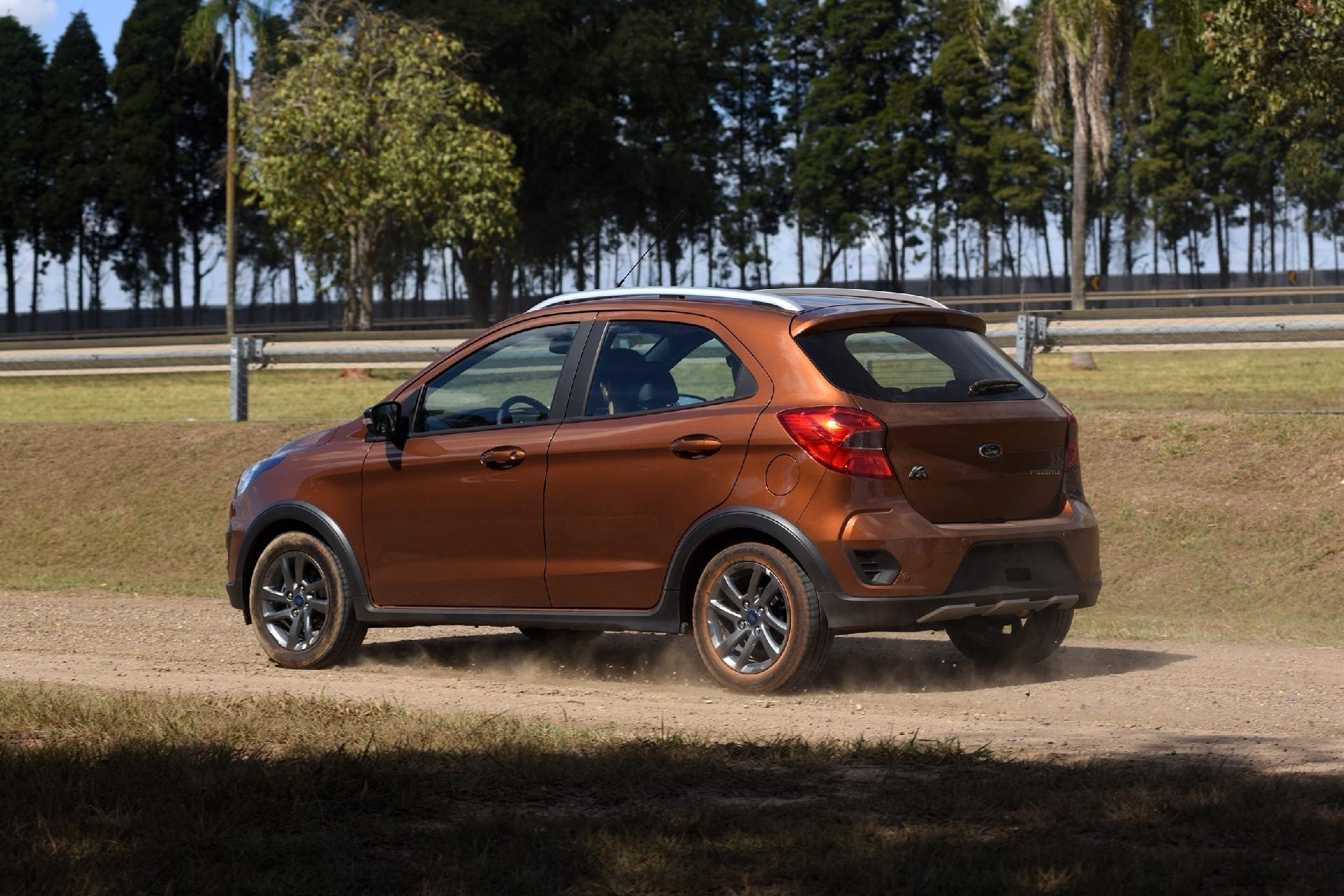 Ford Ka 2019; versão Freestyle quer ser "hatch utilitário"; veja como anda