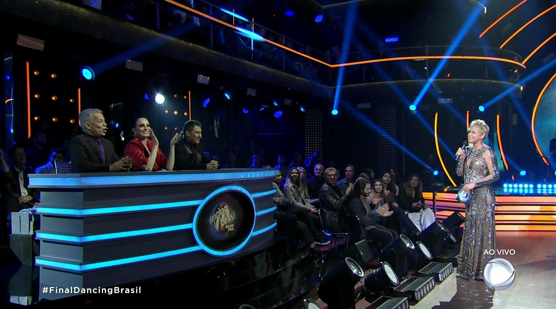 Xuxa revive anos 90, desce da nave e canta sucessos antigos no "Dancing ...