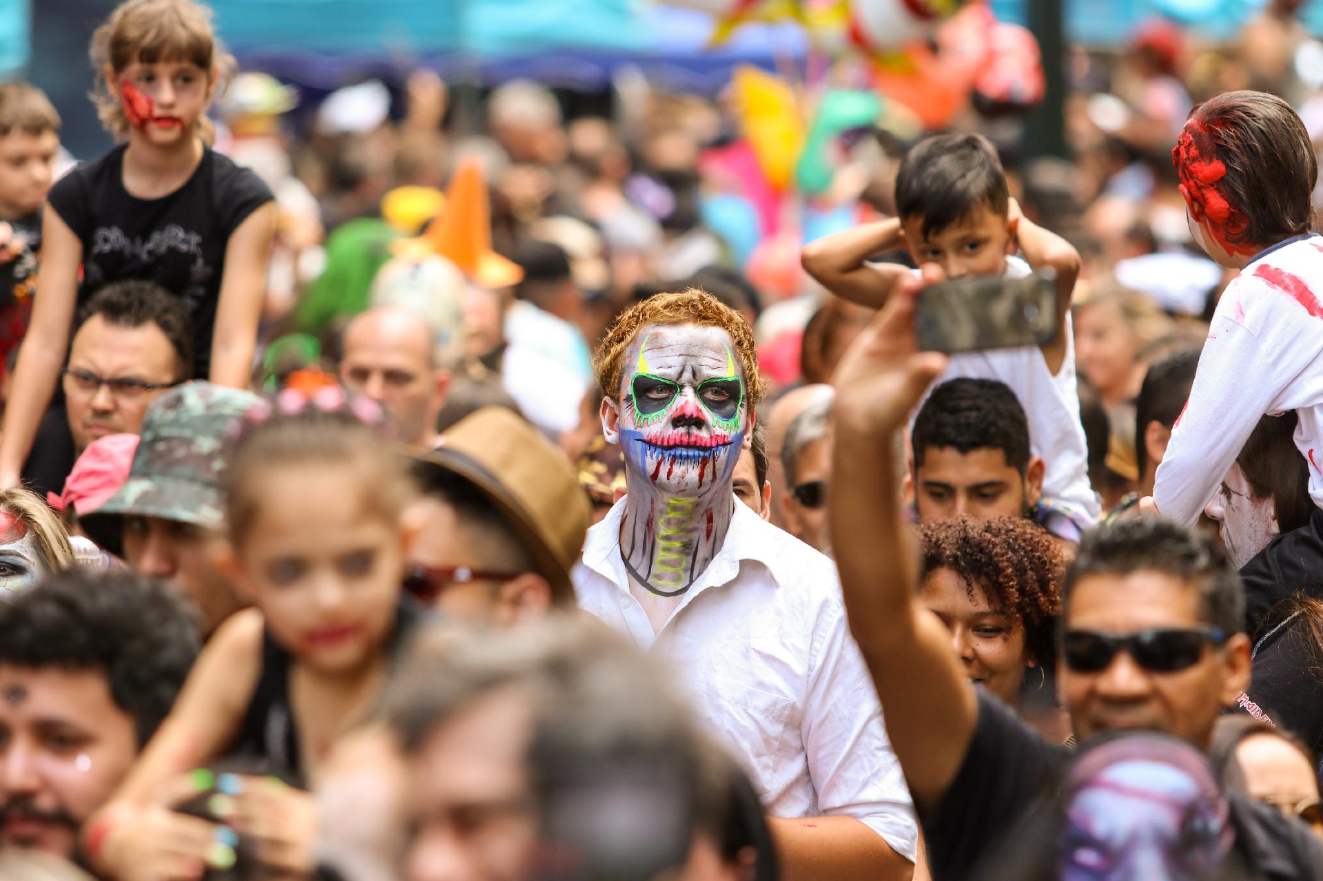 Carnaval 2020 em Curitiba: Zombie Walk invade ruas com fantasias ...