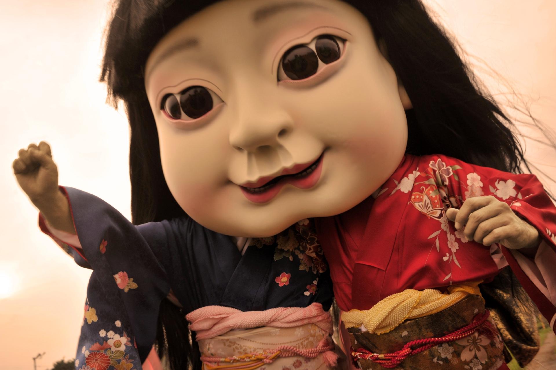 Momo já morreu: galeria em Tóquio é fonte inesgotável de memes macabros ...
