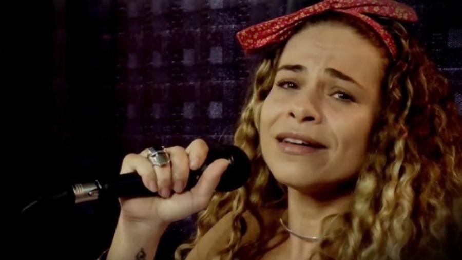 Filha de Vanusa canta sucesso da mãe após trabalho em restaurante