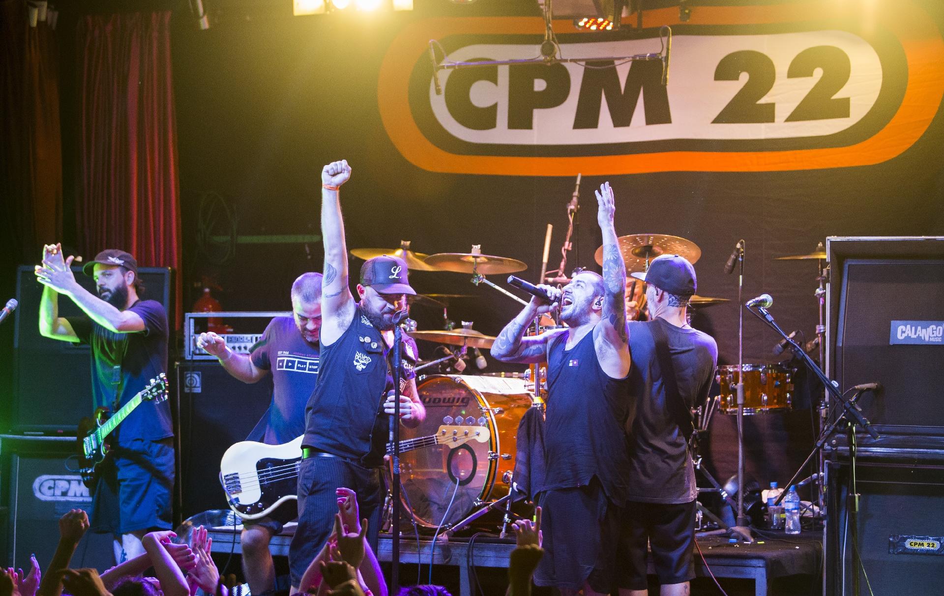 Fotos: CPM 22 marca despedida do Hangar 110, em São Paulo; veja fotos ...