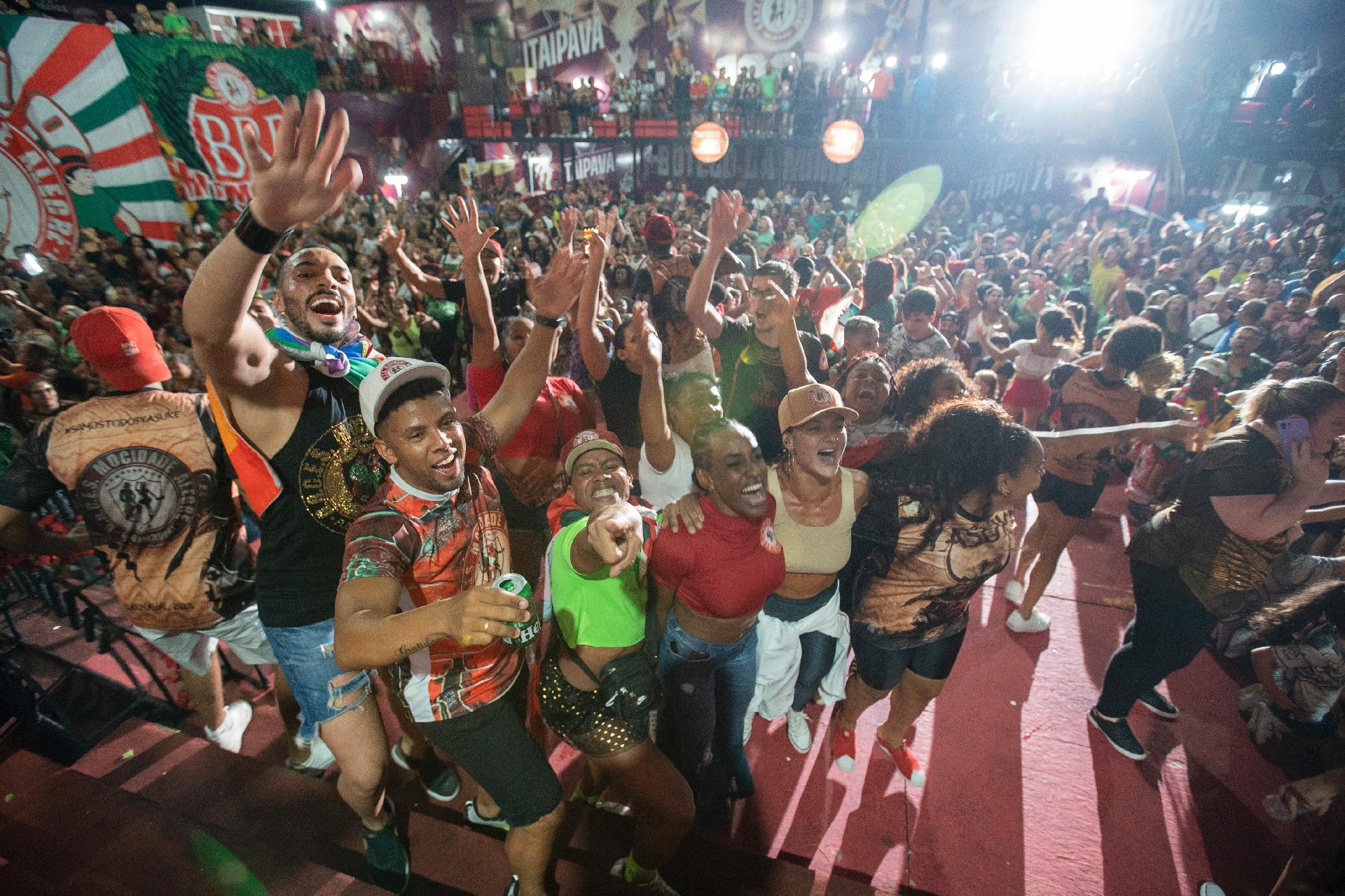 Fotos Carnaval 2019: Mocidade Alegre chora e comemora após ser campeã ...