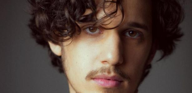 Ator de 'Sociedade da Neve' mostra antes e depois de perder 20 kg